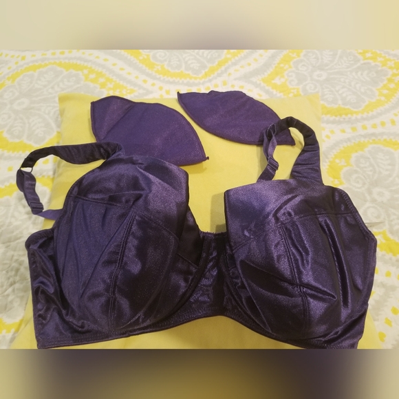 Frederick's of Hollywood | Intimates & Sleepwear | Violet Bra With ...